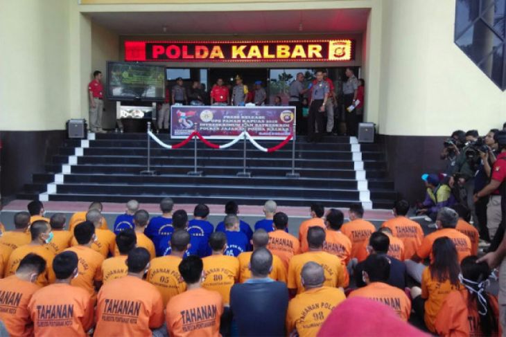 Polda Kalbar ungkap 228 kasus sepanjang operasi kapuas - ANTARA News ...
